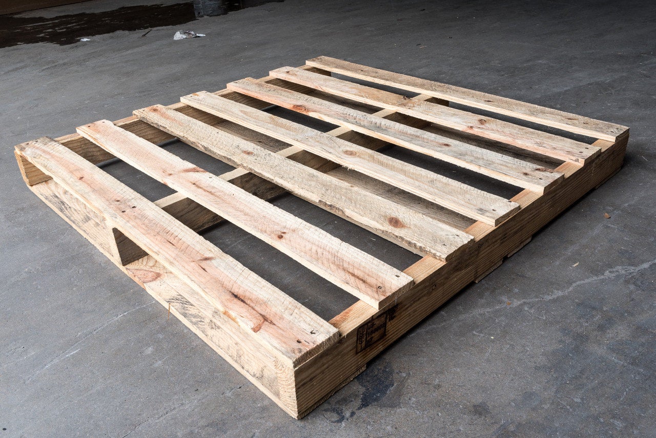 Wood Refurb + New Pallets | Mitten Distribution & Containers